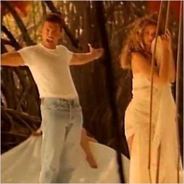 Sección visual de Luis Miguel: Suave (Vídeo musical) - FilmAffinity