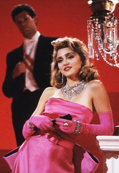 Sección visual de Madonna: Material Girl (Vídeo musical) - FilmAffinity