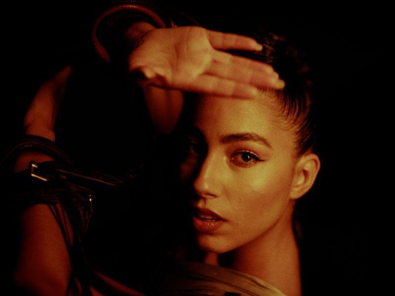 Image gallery for María José Llergo: Rueda, Rueda (Music Video ...