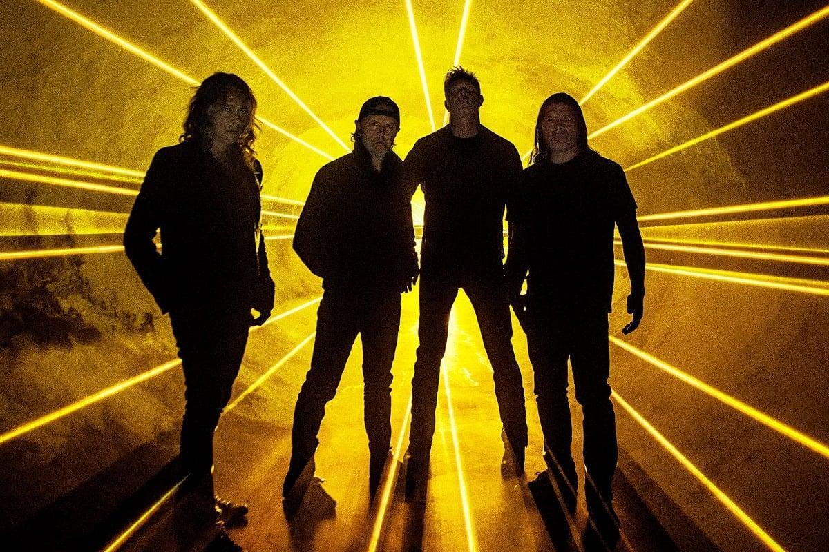 Sección visual de Metallica: Lux Æterna (Vídeo musical) - FilmAffinity