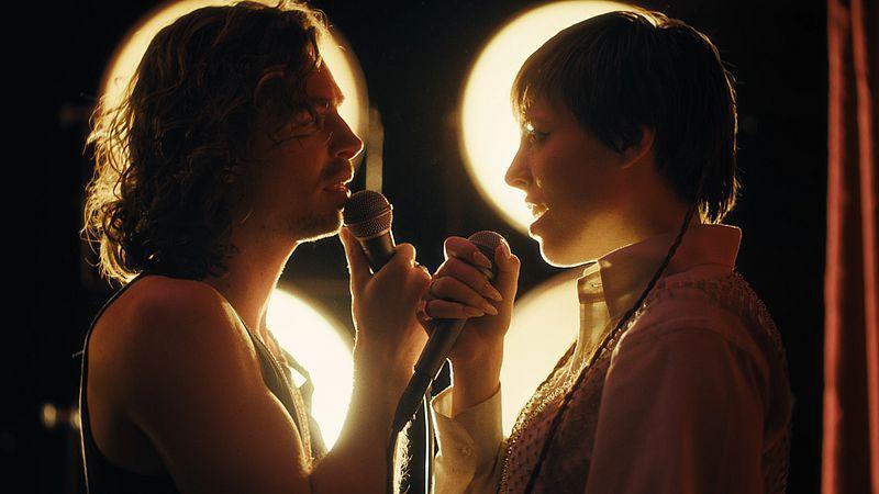 Sección visual de Mia Nicolai & Dion Cooper: Burning Daylight (Vídeo ...