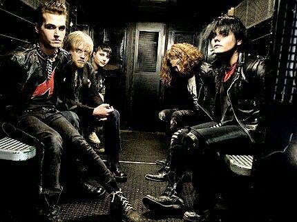 Sección visual de My Chemical Romance: Desolation Row (Vídeo musical ...