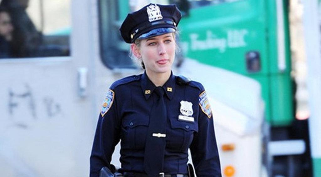 Image gallery for NYC 22 (TV Series) - FilmAffinity