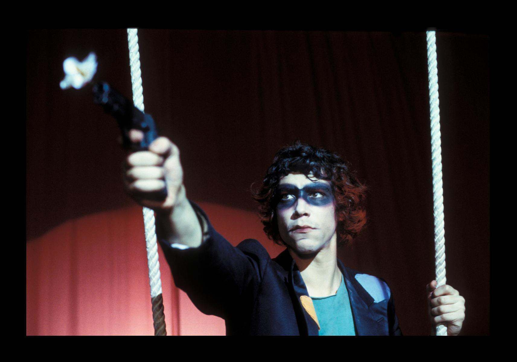 Image gallery for November - FilmAffinity