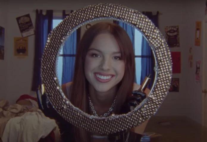 Image gallery for Olivia Rodrigo: Good 4 u (Music Video) - FilmAffinity