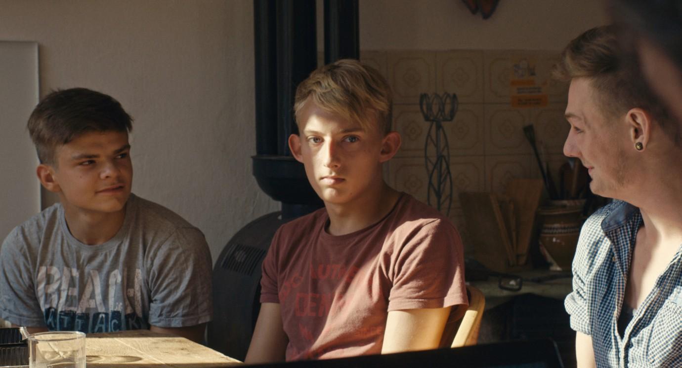 Image gallery for Out of Place - FilmAffinity