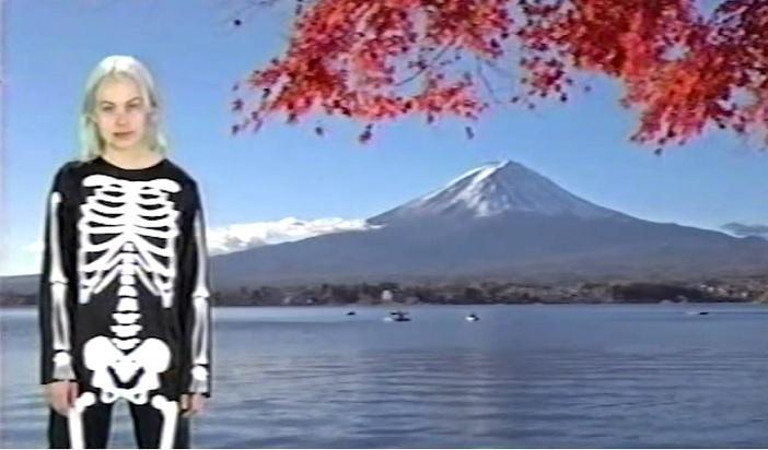 Image gallery for Phoebe Bridgers: Kyoto (Music Video) - FilmAffinity