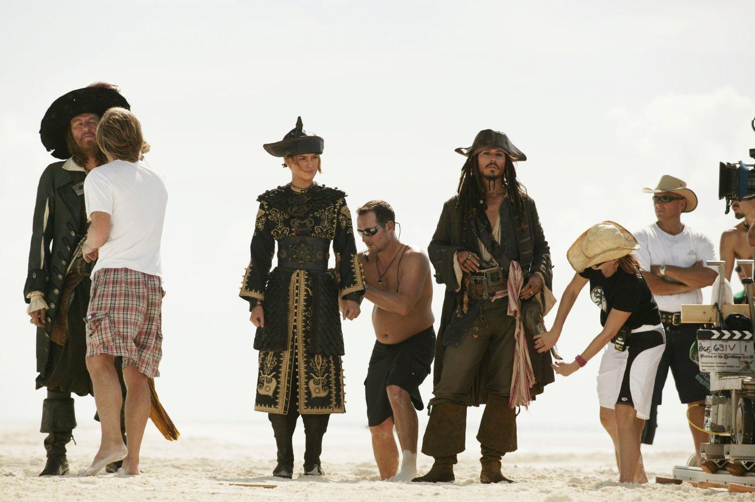 Sección visual de Piratas del Caribe: En el fin del mundo - FilmAffinity