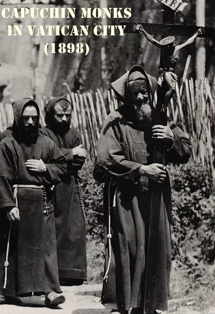 Sección visual de Procession of Capuchin Monks, Rome (C) - FilmAffinity