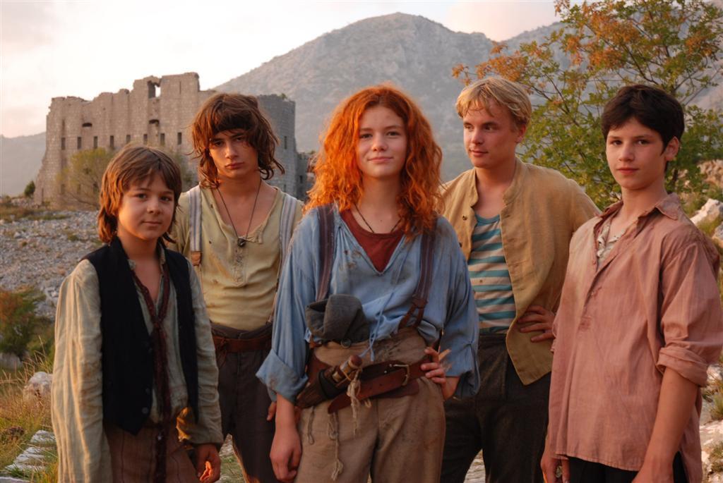 Image gallery for Red Zora - FilmAffinity