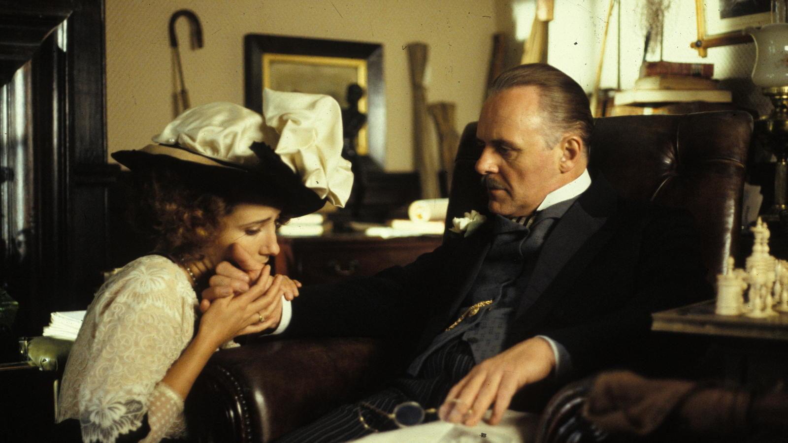 Sección visual de Regreso a Howards End - FilmAffinity