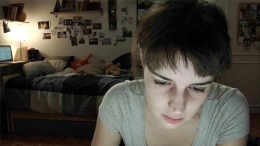 Sección visual de Room (C) - FilmAffinity