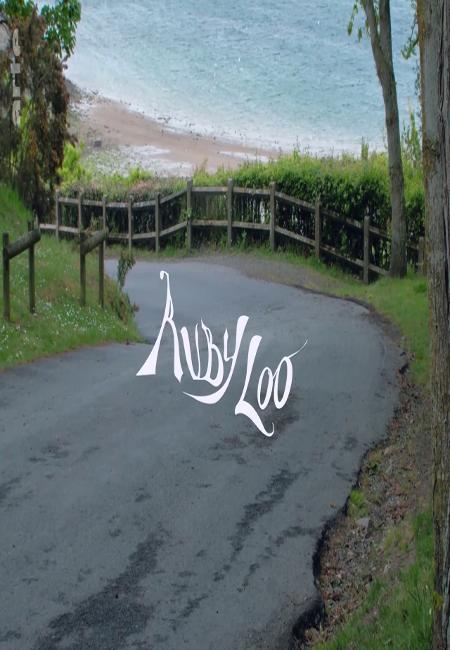 Sección visual de Ruby Loo (C) - FilmAffinity