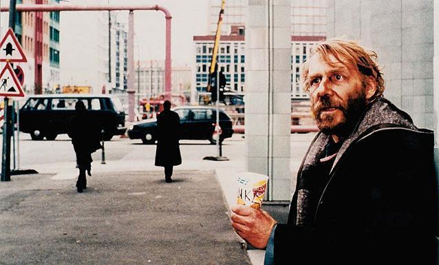 Image gallery for Small Change (S) - FilmAffinity