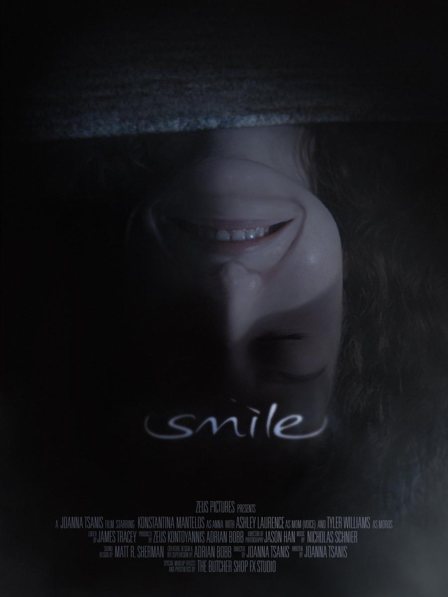 Sección visual de Smile (C) - FilmAffinity