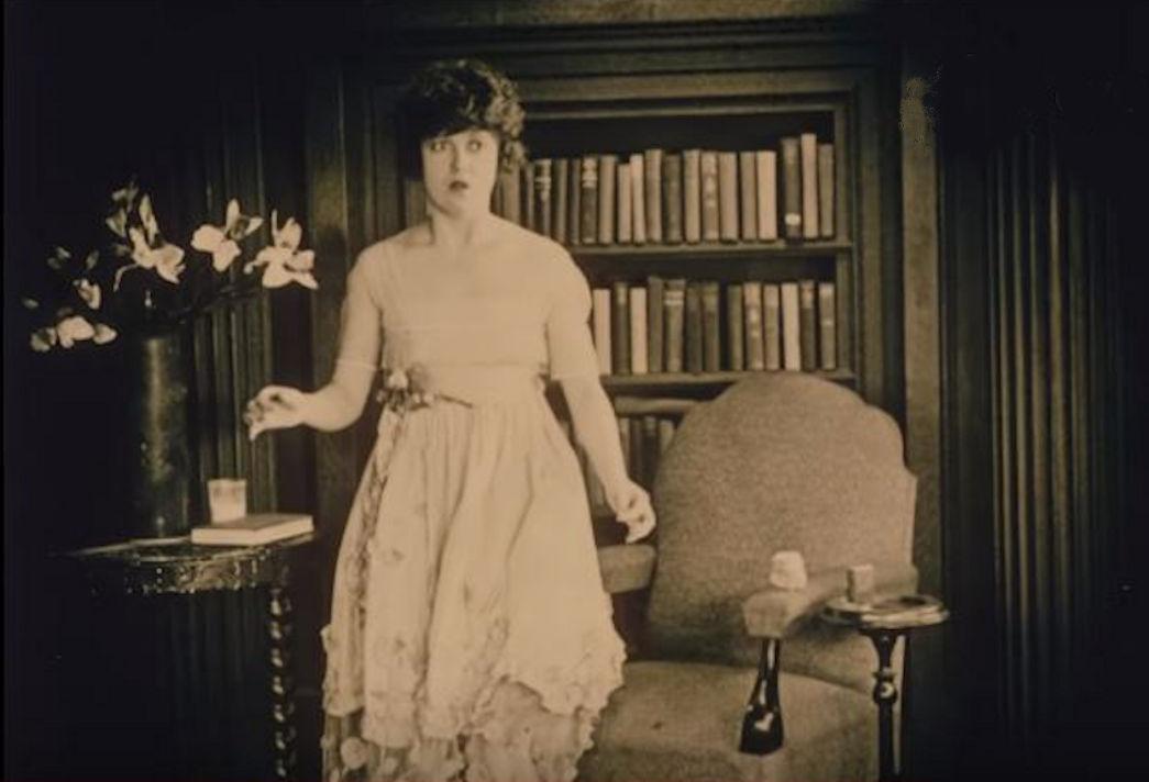 Sección visual de The Floor Below - FilmAffinity