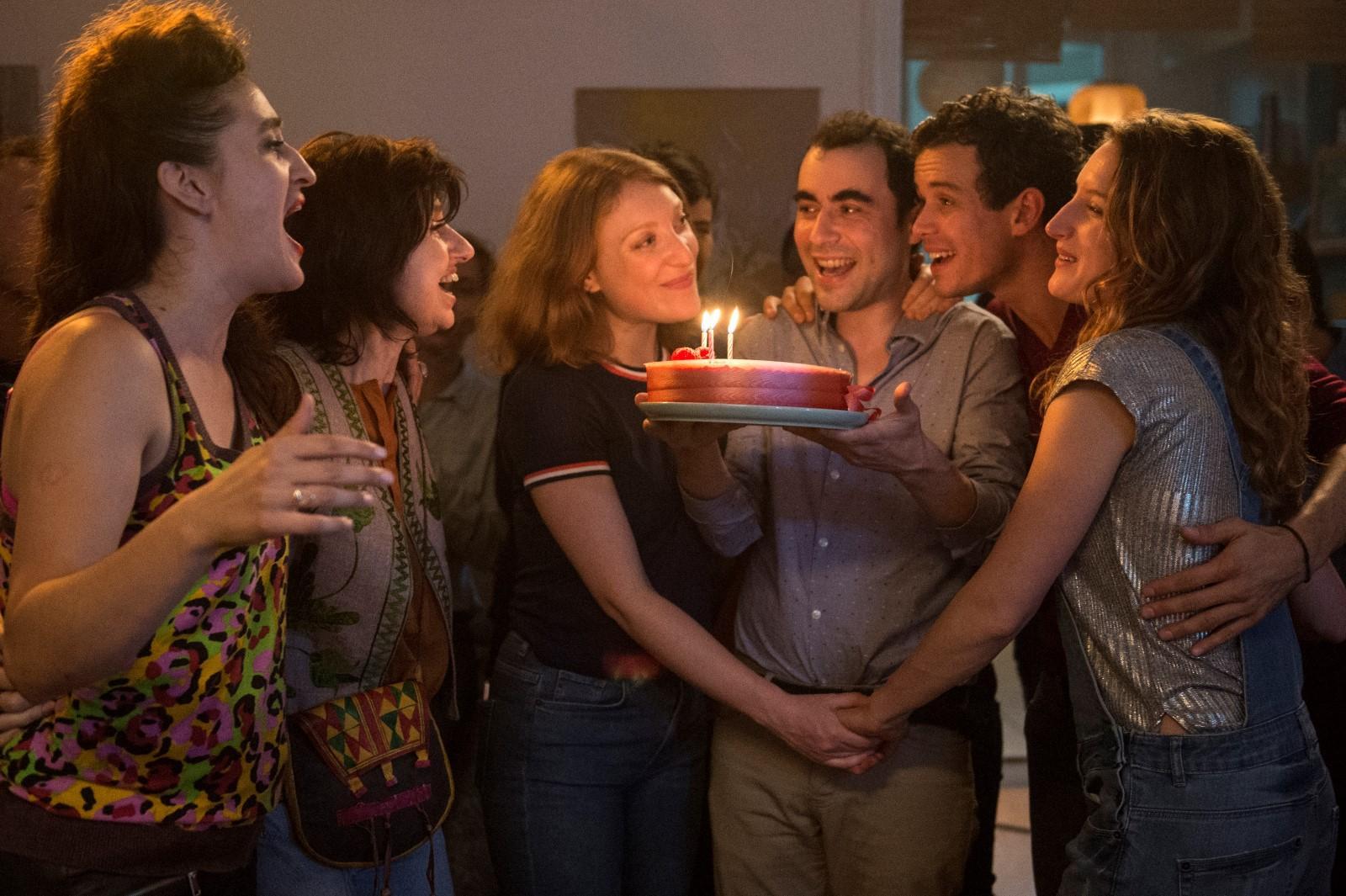 Image gallery for To Each, Her Own - FilmAffinity