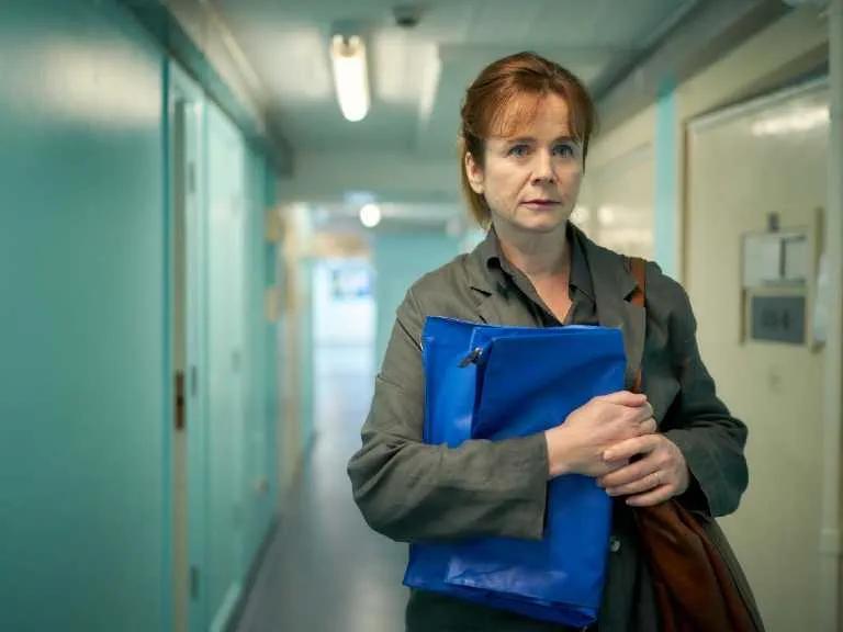 Image gallery for Too Close (TV Miniseries) - FilmAffinity