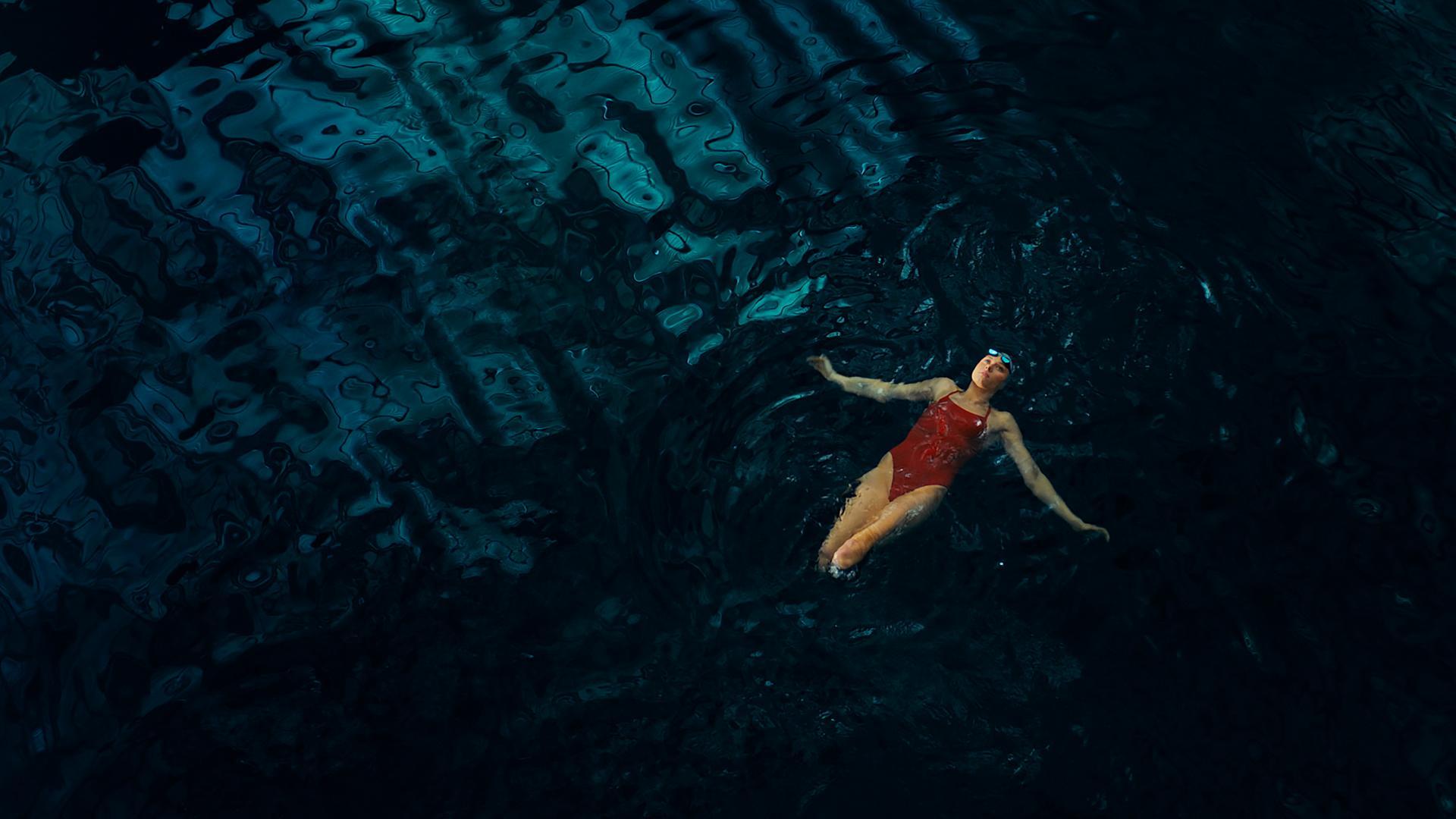 Image gallery for Upstream (S) - FilmAffinity