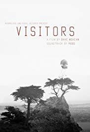 Sección visual de Visitors (C) - FilmAffinity