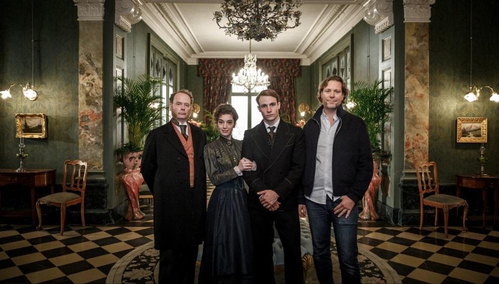 Sección visual de Winter Palace (Serie de TV) - FilmAffinity
