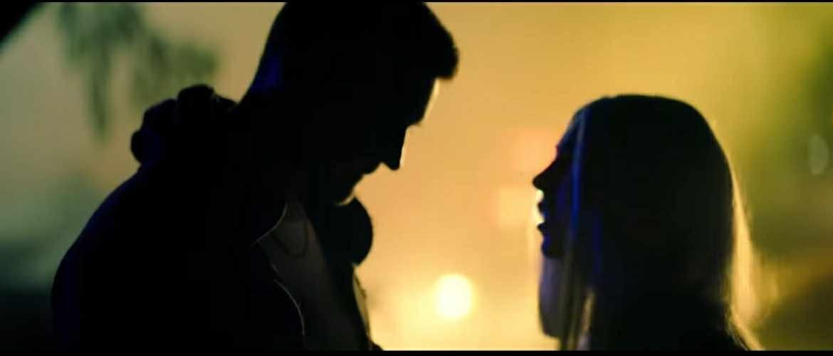 Sección visual de Witt Lowry & Ava Max: Into Your Arms (Vídeo musical ...