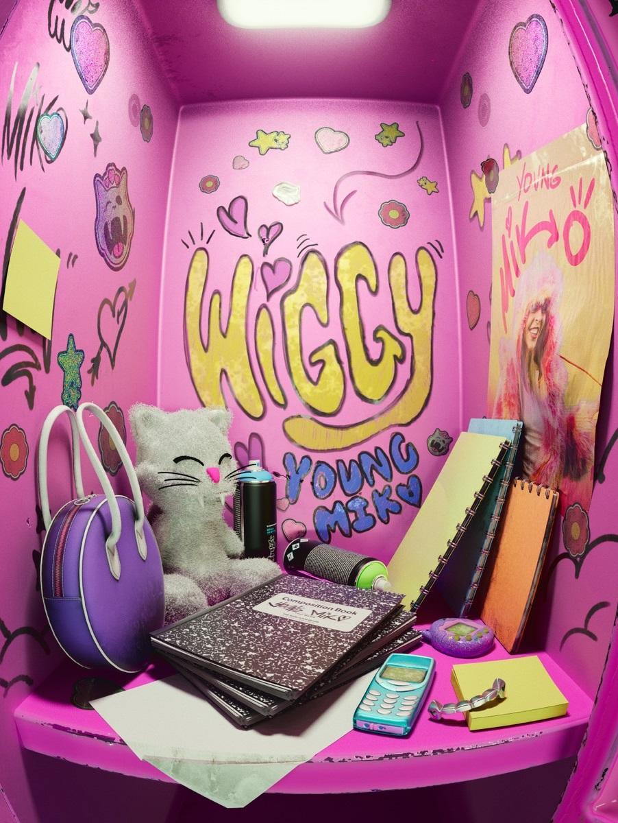 Sección visual de Young Miko: Wiggy (Vídeo musical) - FilmAffinity