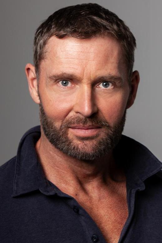 Full credits of "The Last Kingdom (TV Series)" - FilmAffinity