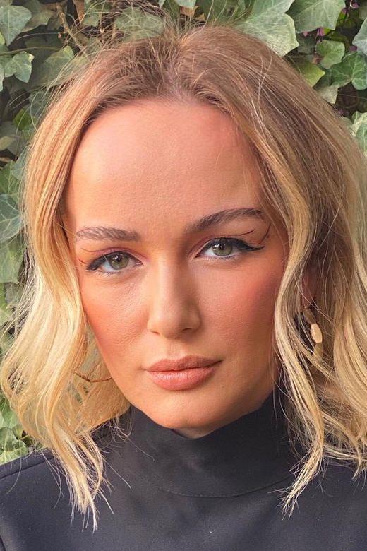 Adriana Matoshi - FilmAffinity