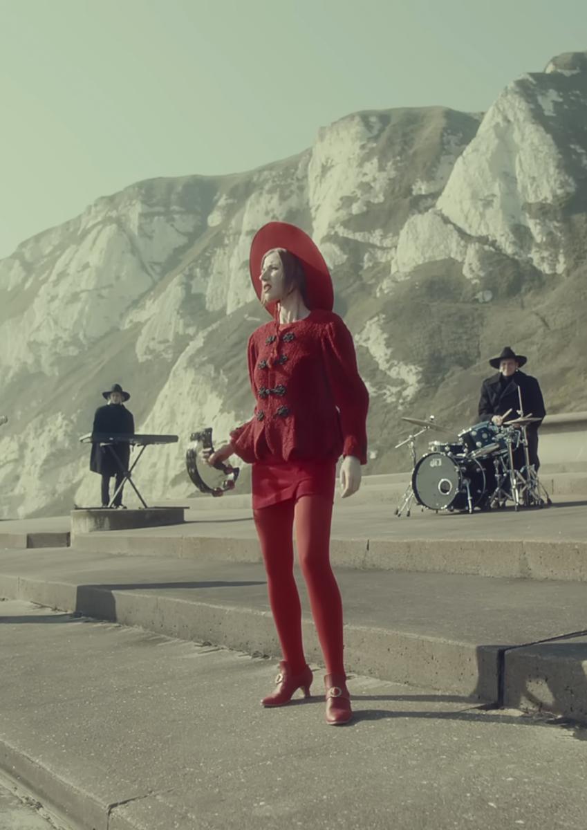 Aldous Harding: Fixture Picture (Vídeo musical) (2019) - FilmAffinity