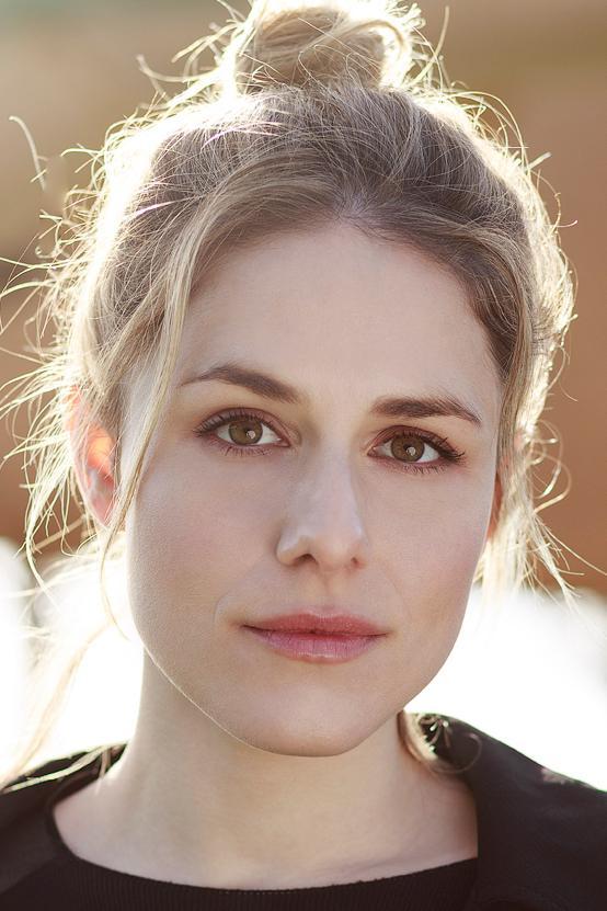 Alix Wilton Regan - FilmAffinity