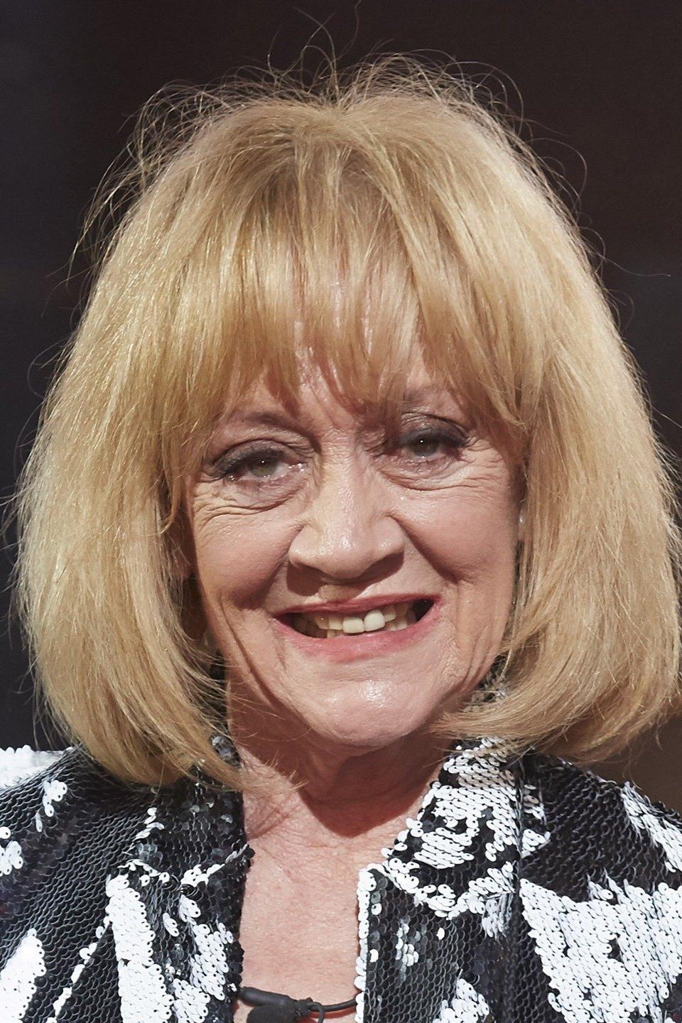 Amanda Barrie - FilmAffinity