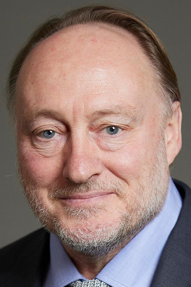 Andrew Roberts - FilmAffinity