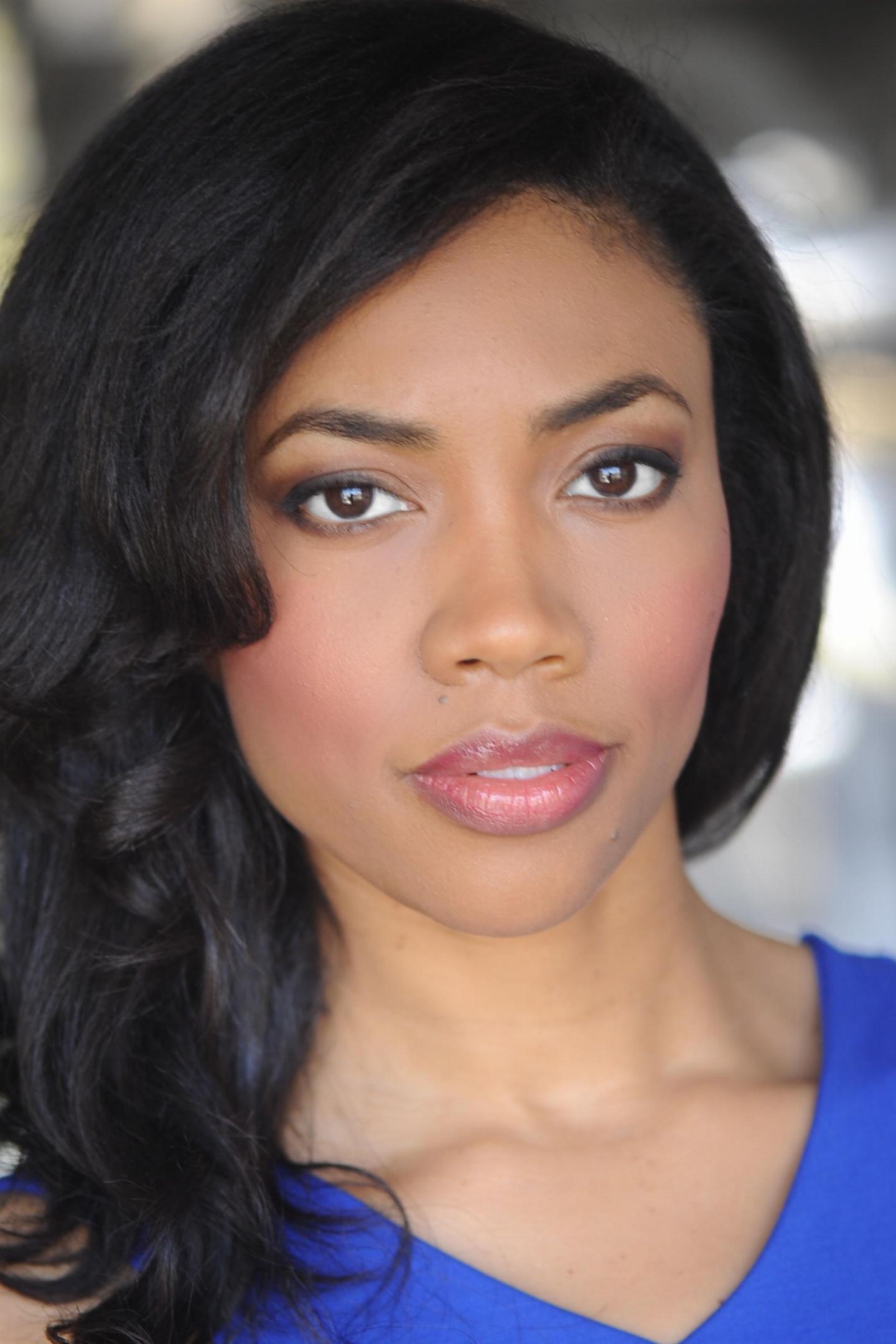 April Hale - Filmaffinity