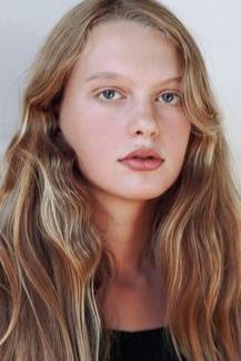 Ariel Nicholson - FilmAffinity