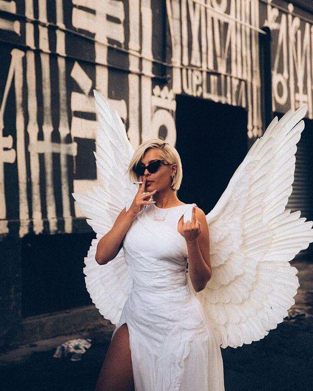 Sección visual de Bebe Rexha: Last Hurrah (Vídeo musical) - FilmAffinity