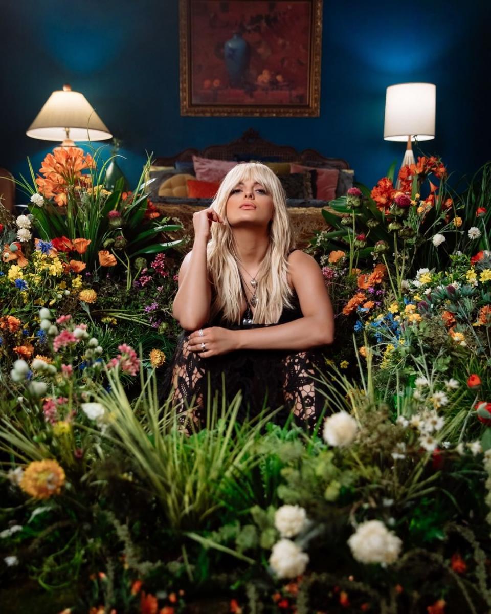 Sección visual de Bebe Rexha: Sabotage (Vídeo musical) - FilmAffinity