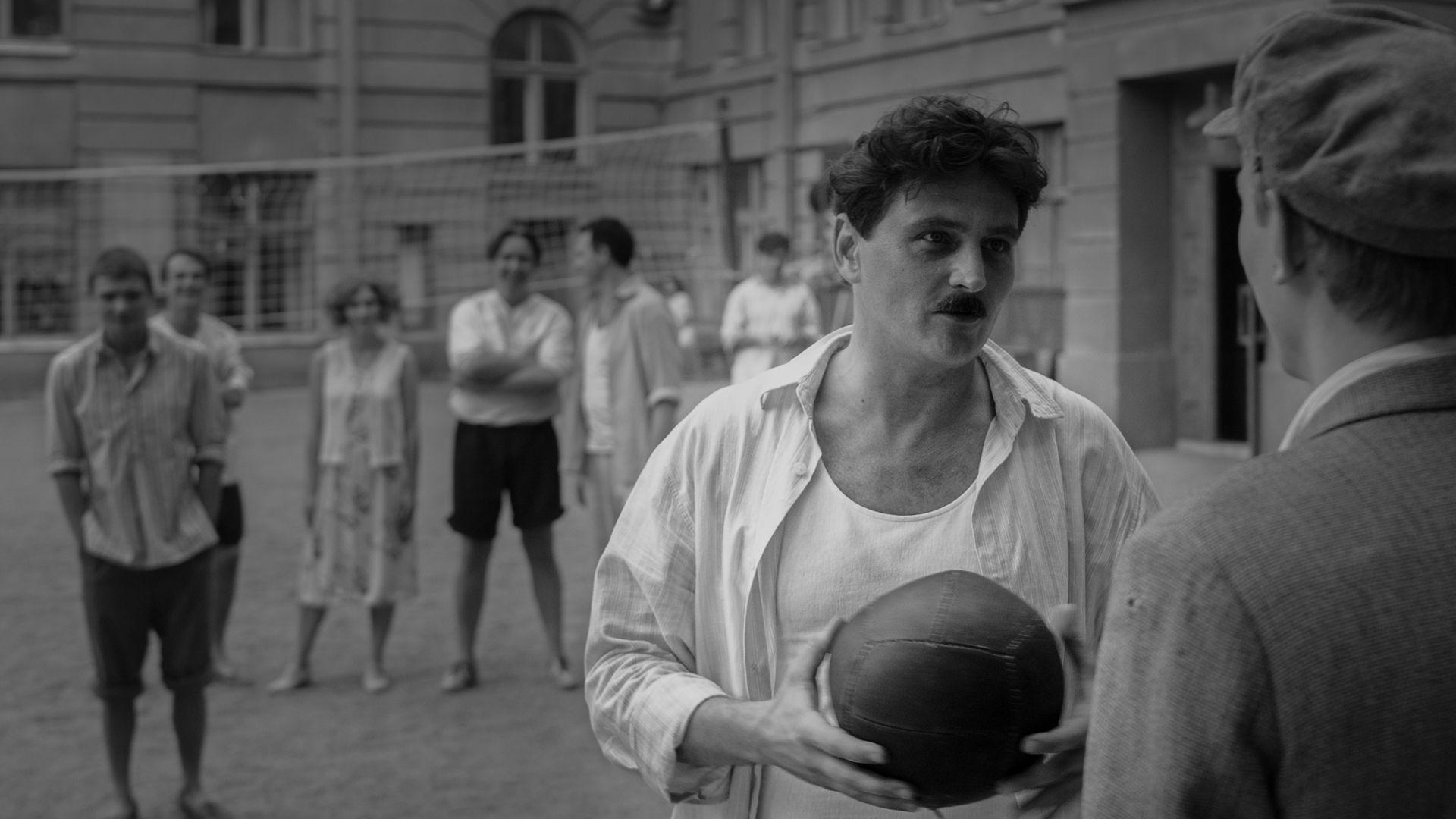 Sección visual de Slovo House. Unfinished Novel - FilmAffinity