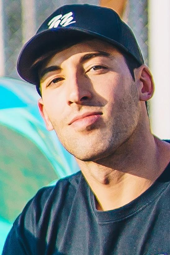 Byviruzz - FilmAffinity