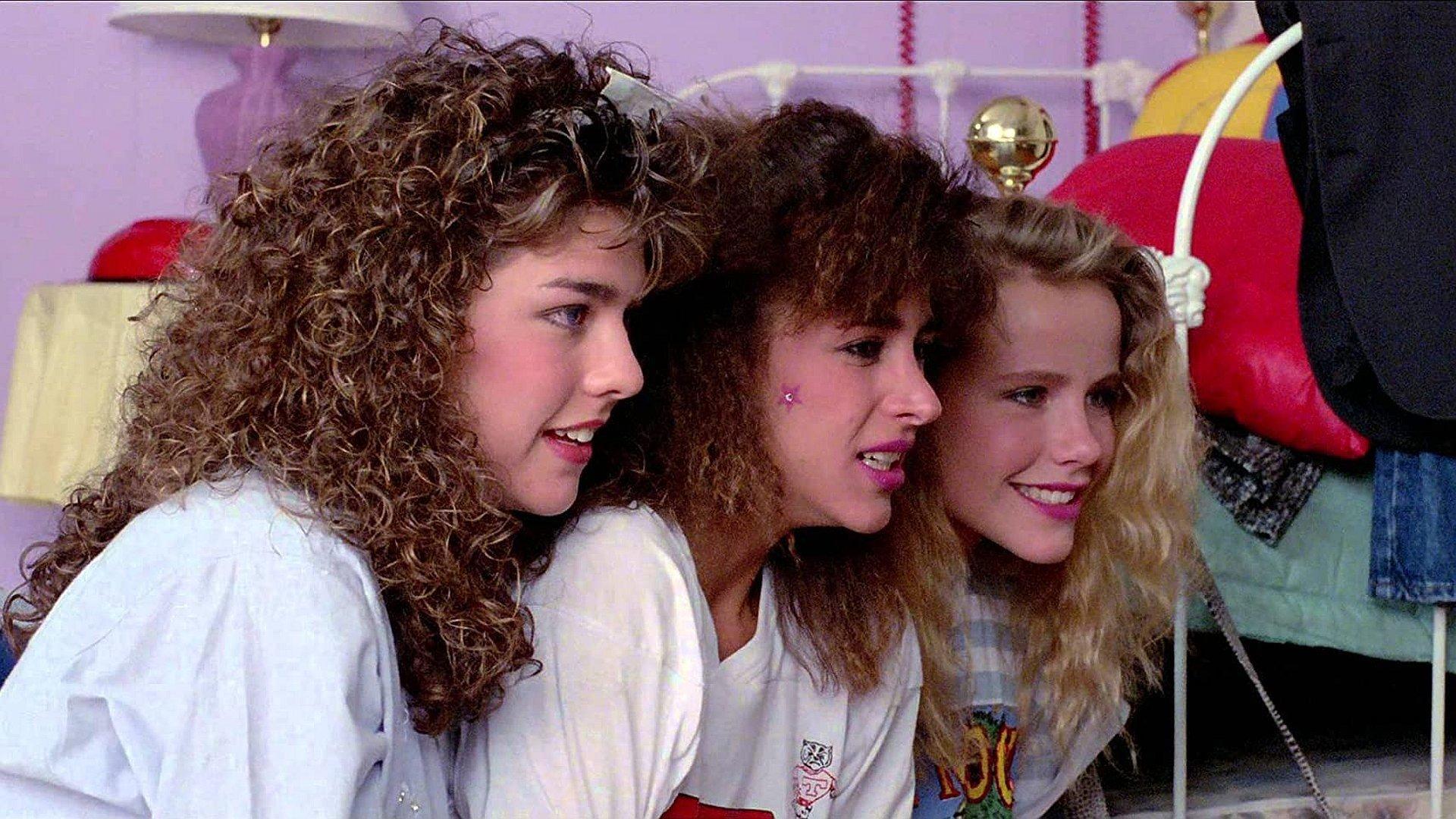 Image gallery for Can't Buy Me Love - FilmAffinity