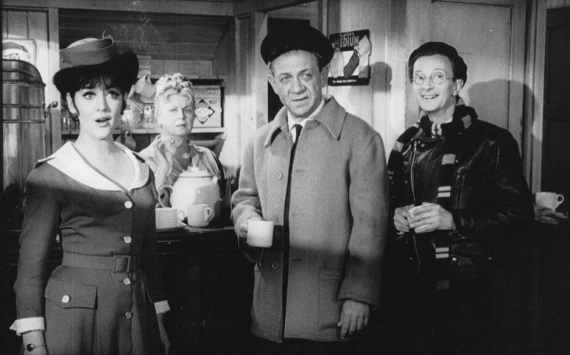 Image gallery for Carry On Cabby - FilmAffinity