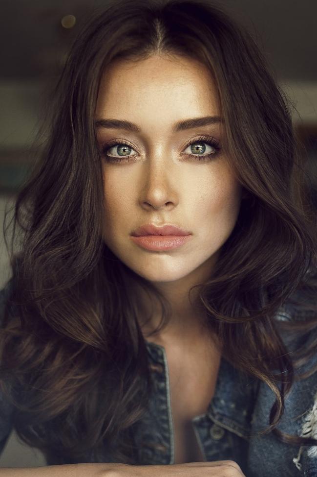 Claudia Bouza - FilmAffinity