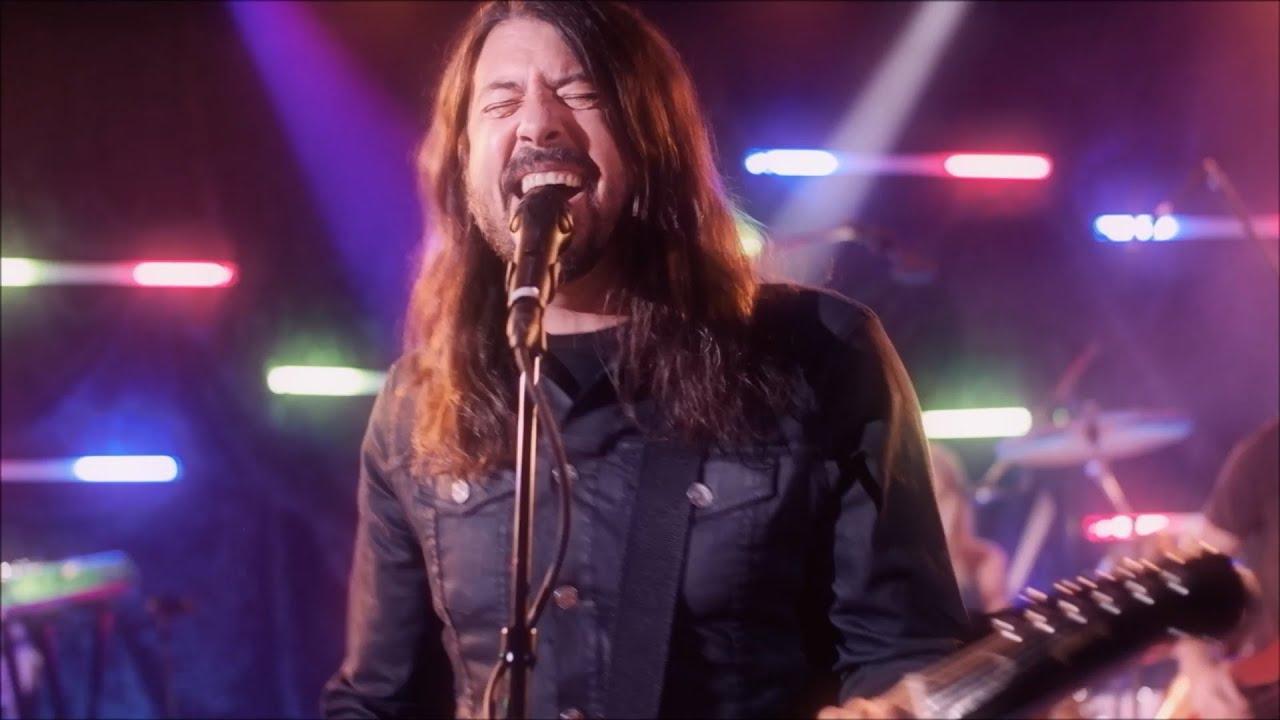 Dee Gees: You Should Be Dancing (Music Video) (2021) - Filmaffinity