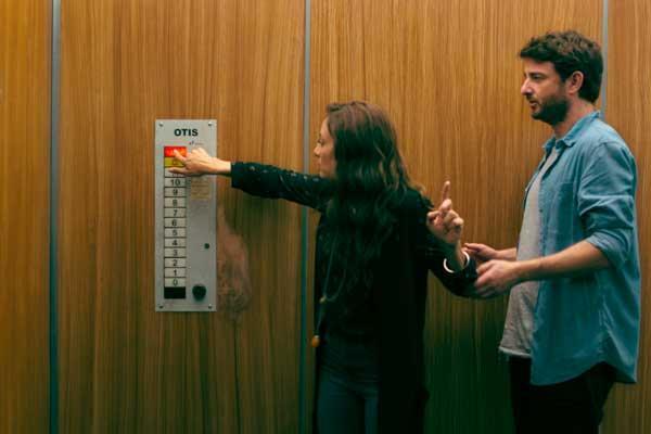 Sección visual de El ascensor - FilmAffinity