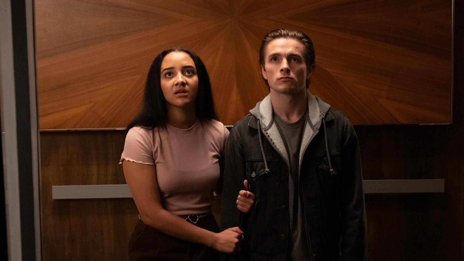 Sección visual de Elevator Game - FilmAffinity