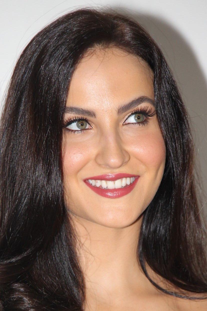 Elli Avram - FilmAffinity