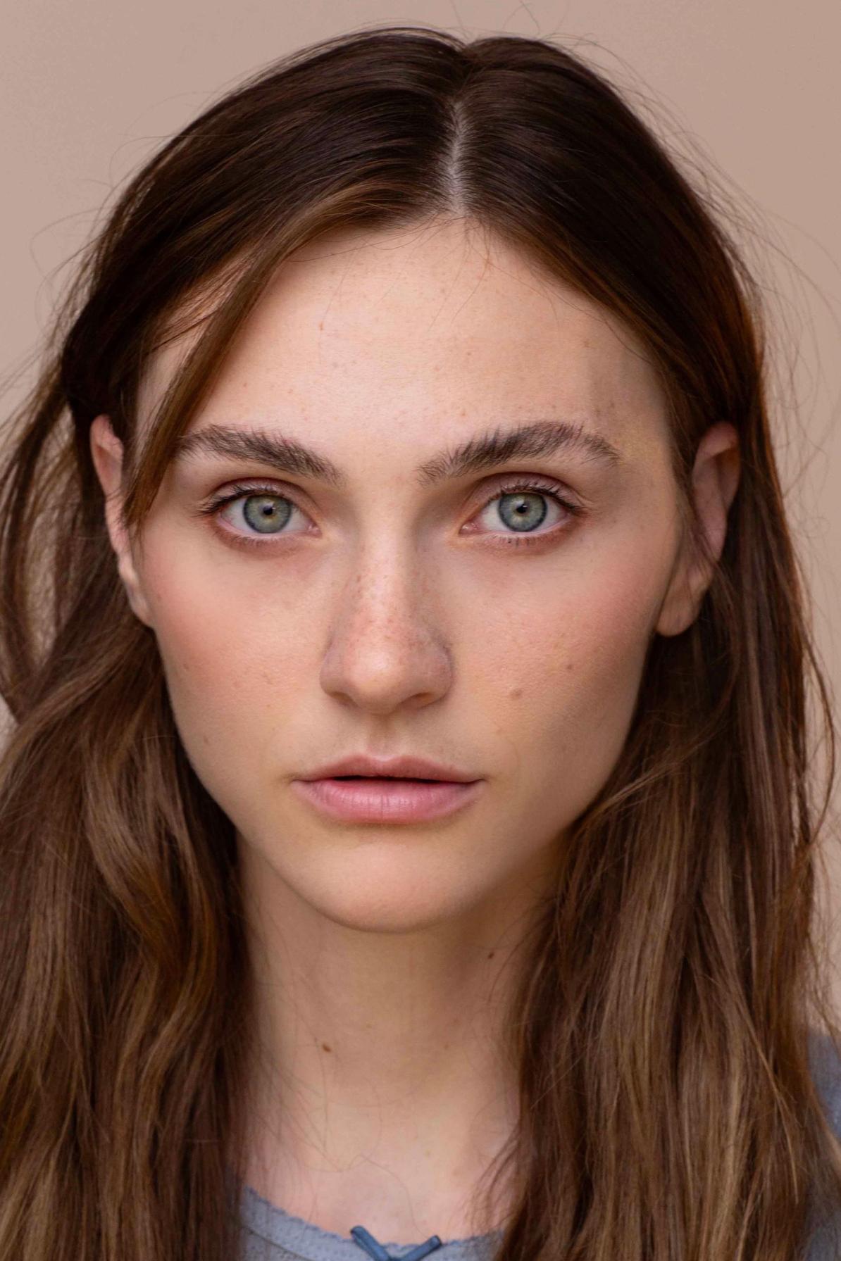 Emily Hall - FilmAffinity