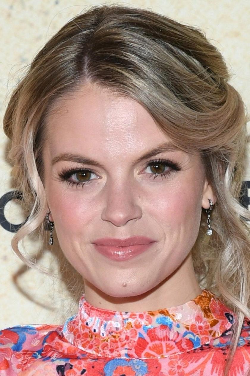 Emma Elle Roberts - FilmAffinity