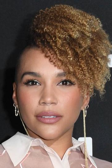 Emmy Raver-Lampman - FilmAffinity