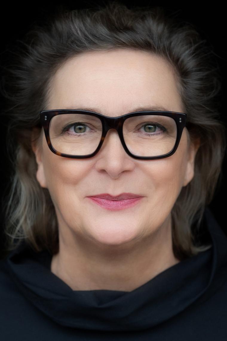 Ernestine Hipper - Filmaffinity